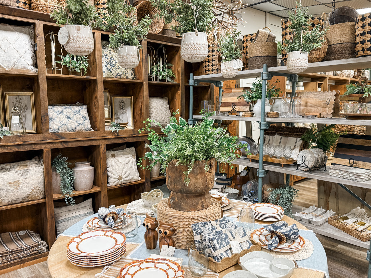 The Rustic Barn; Home Decor, Custom Furniture & Soy Candles